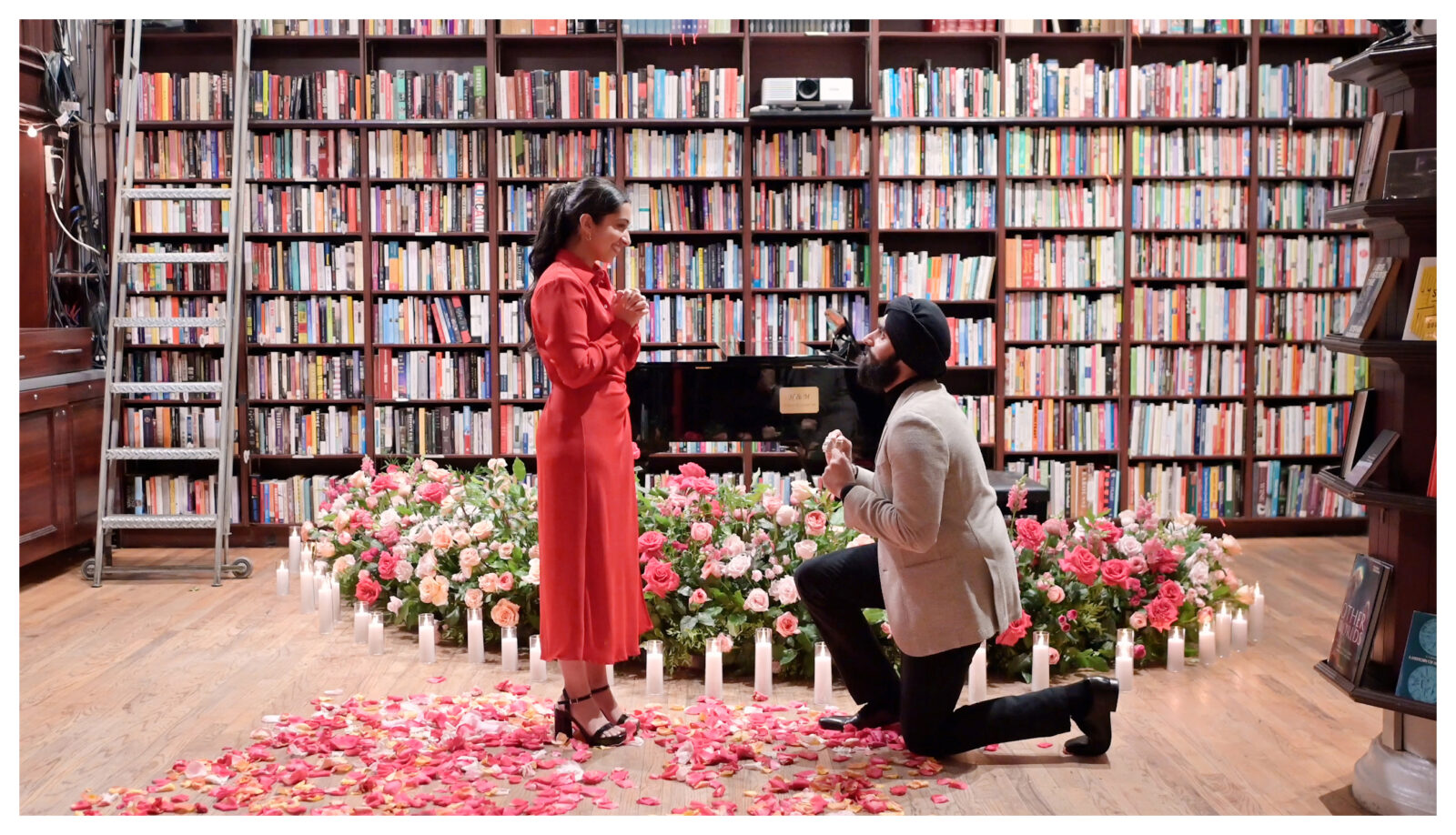 Romantic Bookstore Proposal in New York City - Lin Pernille